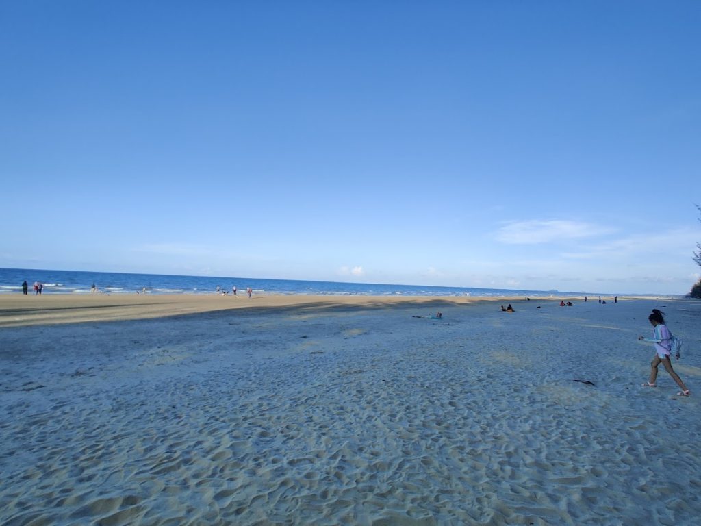 Pantai Hiburan Kuala Rompin - VisitPahang.my
